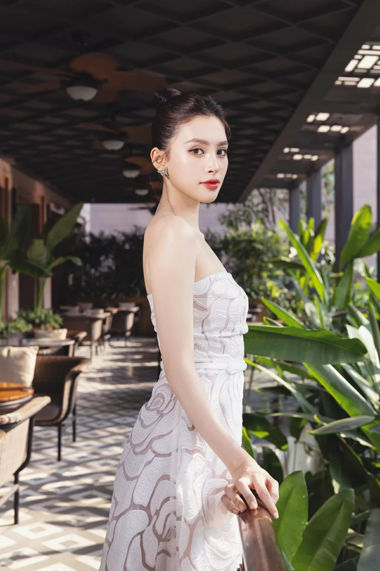 Không thể rời mắt trước nhan sắc của Hoa hậu Trần Tiểu Vy