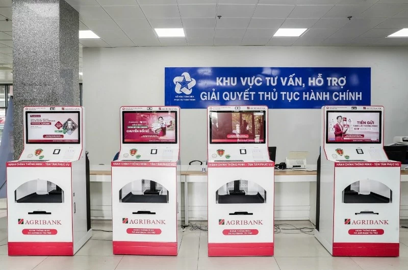 Agribank chuyển đổi số gắn với ESG: Từ các Kiosk thông minh đến khát ...