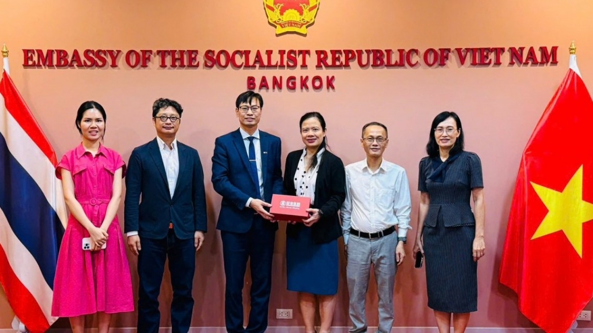 Đoàn công tác Trường Đại học Khoa học Xã hội và Nhân văn thăm và làm ...