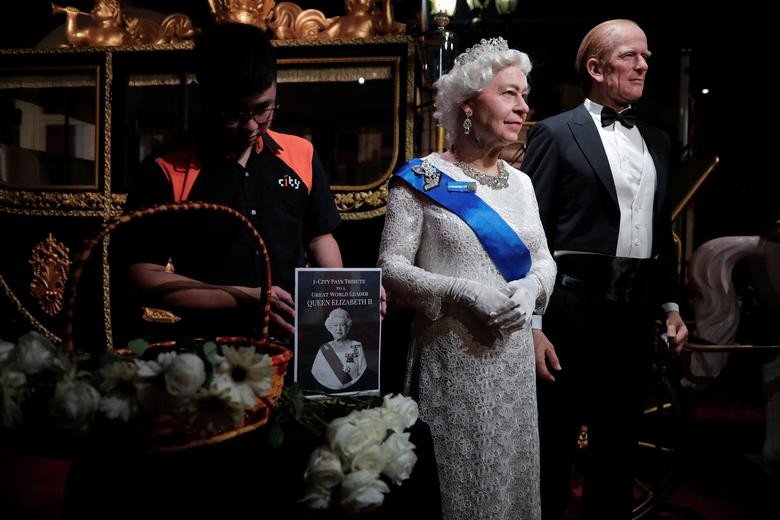 Thế giới tưởng nhớ Nữ hoàng Anh Elizabeth II theo nhiều cách khác nhau