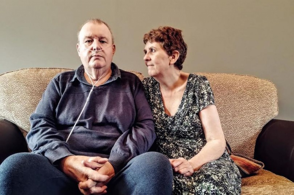 Đổi tên thành Donald Trump để kiếm tiền chữa bệnh cho chồng